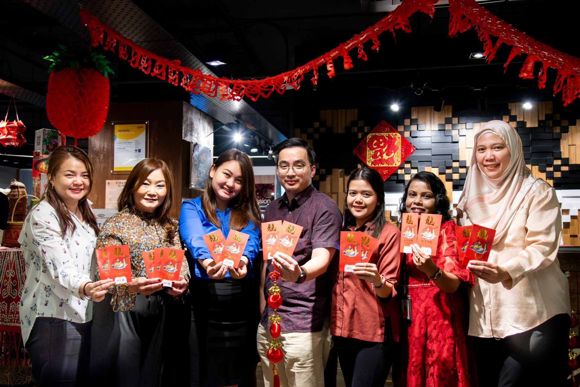 Ang Pao design promotes boat regatta - TTR Weekly