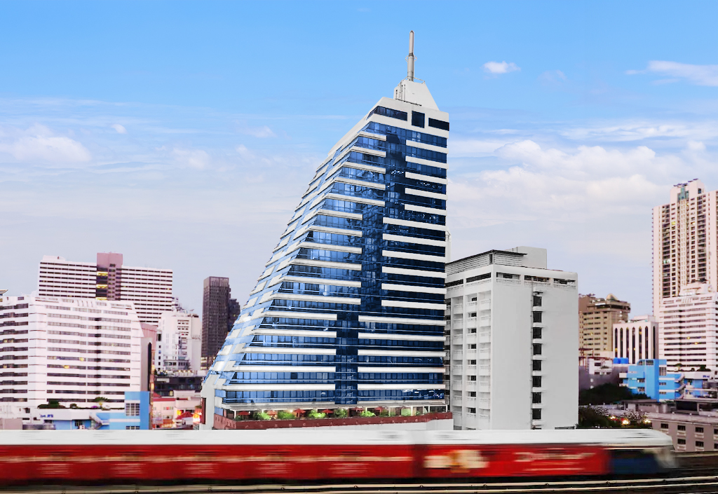 Minor flies NH flag over Boulevard Hotel - TTR Weekly